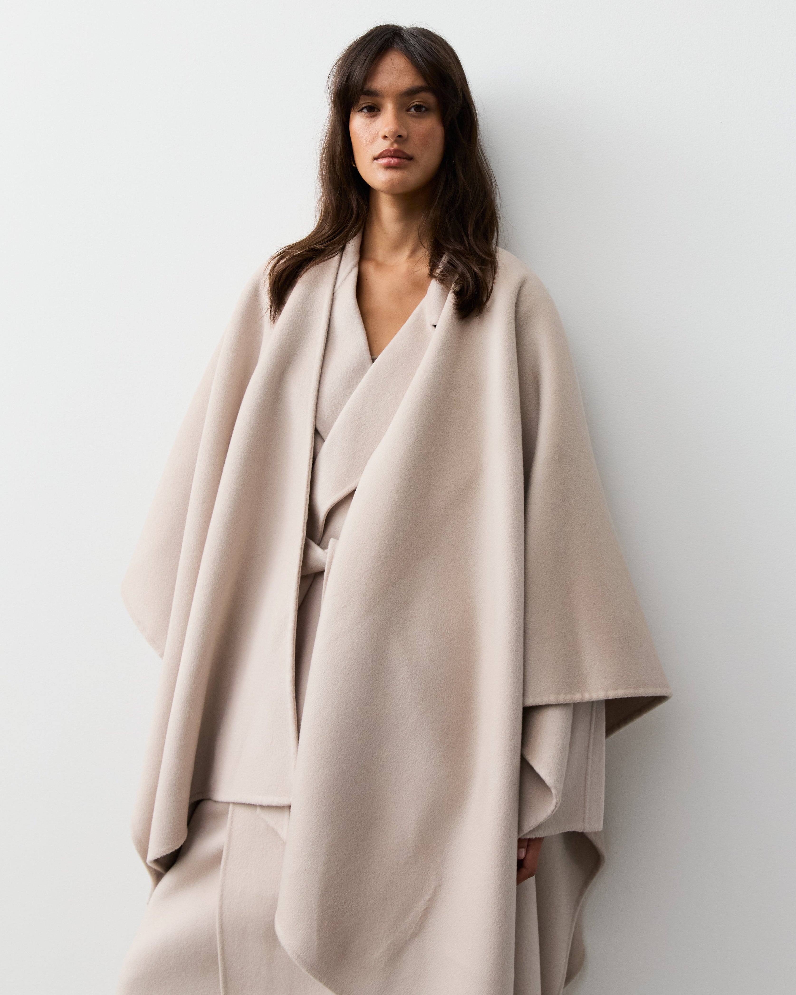 THE CASHMERE CAPE - BONE – THE CURATED