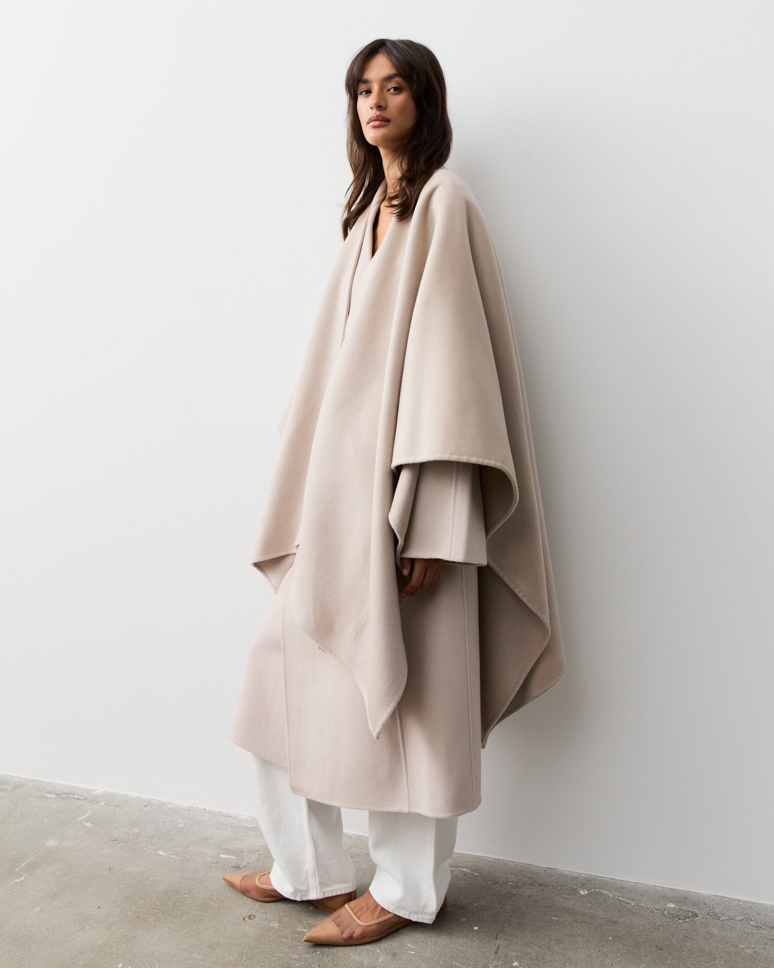 THE CASHMERE CAPE - BONE – THE CURATED
